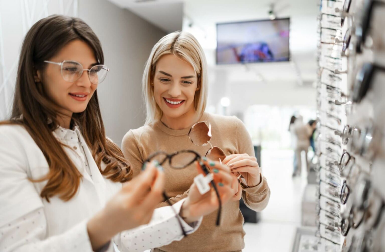 Current Eyeglasses Trends in 2025